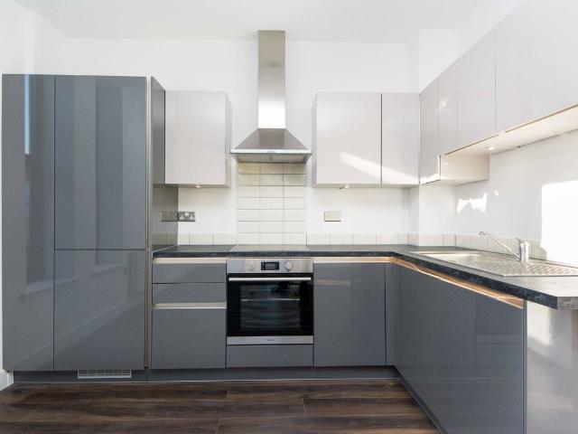 New Street, Basingstoke RG21, 1 bed flat to rent, £1,200 pcm | PrimeLocation