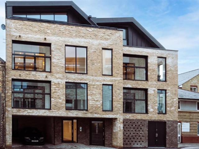 New Street, Cambridge CB1 2 bed apartment to rent £3,750 pcm £865 pw