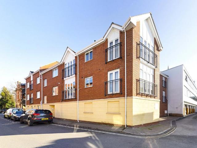 New Street, Cheltenham. 2 bed apartment to rent £1,000 pcm £231 pw