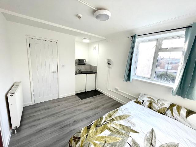 New Street, Dudley DY1, Studio to rent, £650 pcm | PrimeLocation