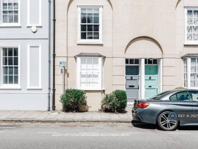 New Street, Henley On Thames, RG9 4 bed terraced house to rent £3,700 pcm £854 pw