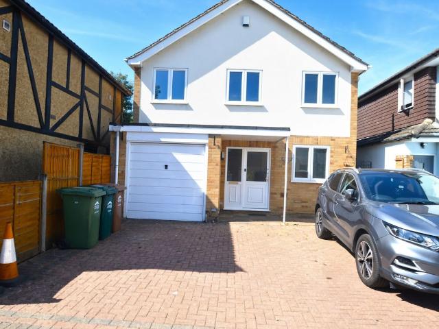 New Street, Staines Upon Thames TW18, 3 bed detached house to rent, £2,650 pcm | PrimeLocation