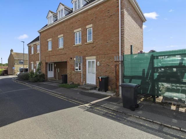 New Street, Wellingborough NN9, 2 bed end terrace house to rent, £895 pcm | PrimeLocation
