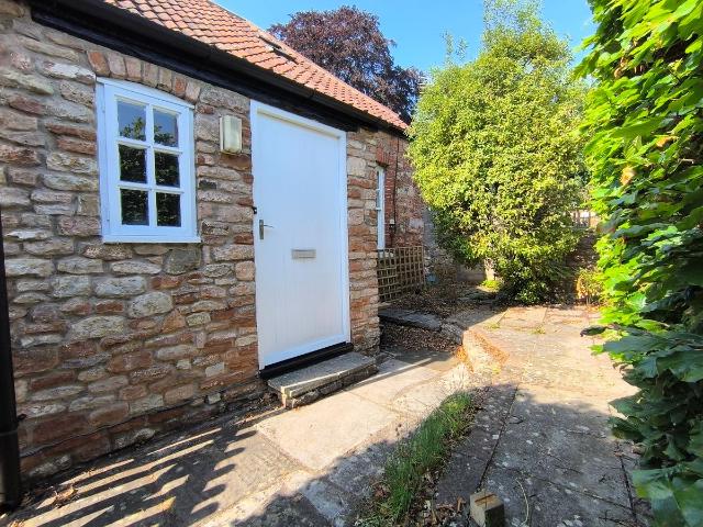 New Street, Wells BA5, 2 bed flat to rent, £950 pcm | PrimeLocation