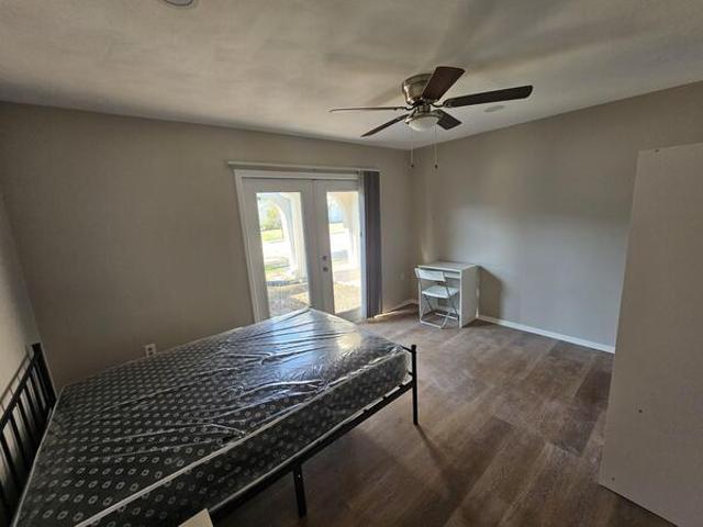 New Port Richey House with Dining area. Newly renovated & beautiful