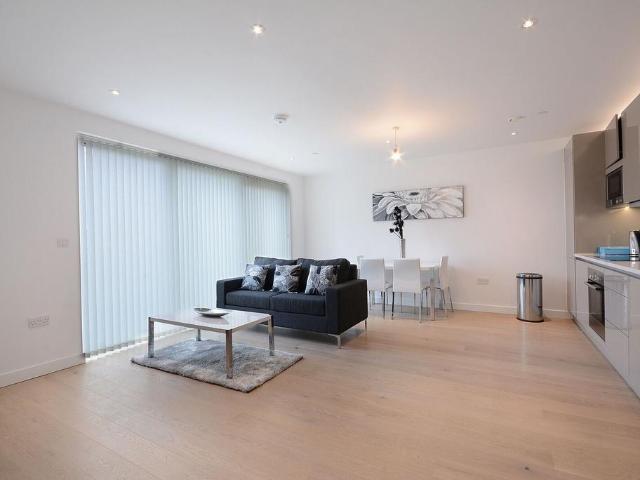 New Paragon Walk, Elephant and. 1 bed flat to rent £2,350 pcm £542 pw