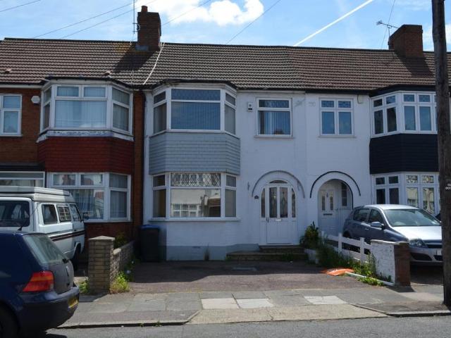New Park Avenue, 3 bed house to rent £2,650 pcm £612 pw