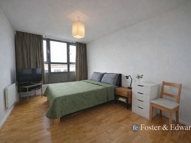 New Park Road, Brixton Hill SW2, 2 bed flat to rent, £2,200 pcm | PrimeLocation
