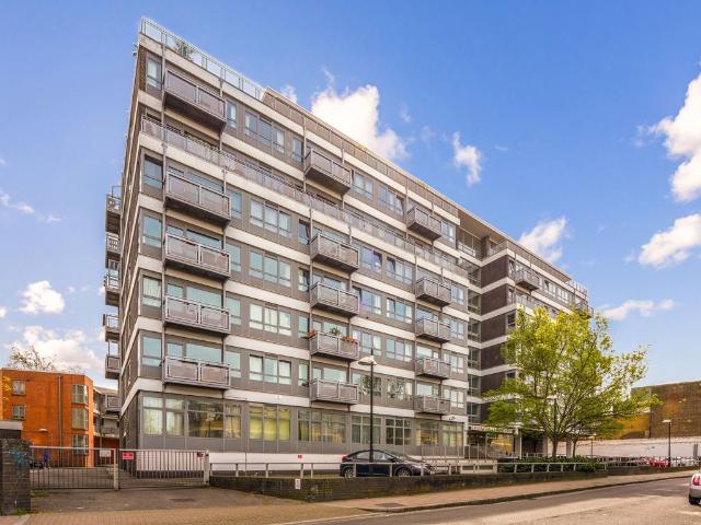 New Park Road, Brixton SW2, 3 bed flat to rent, £3,400 pcm | PrimeLocation