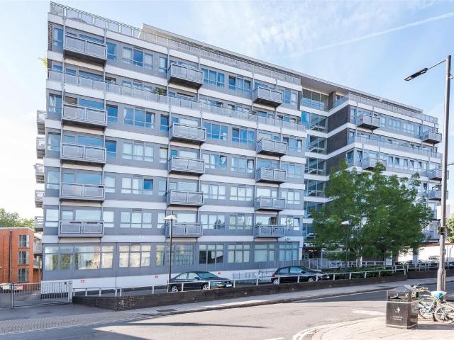 New Park Road, London SW2, 1 bed flat to rent, £1,700 pcm | PrimeLocation