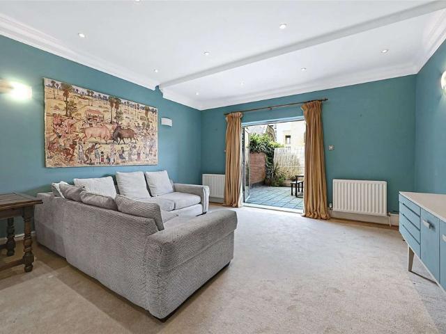 NEW PHOTOS COMING SOON. NO MORE THAN 2 ADULTS UNLESS YOU ARE A FAMILY. NOT SUITABLE FOR SHARERS. A spacious four bedroom house with off street parking on a quiet residential road