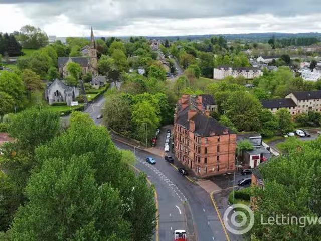 Unique Property to rent in 4 Auldhouse Avenue, Pollokshaws, Gl.