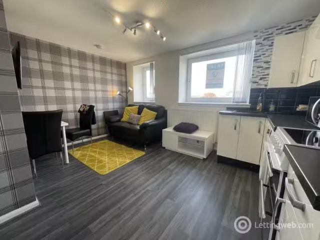 Cozy Property to rent in 64 Gairn Road