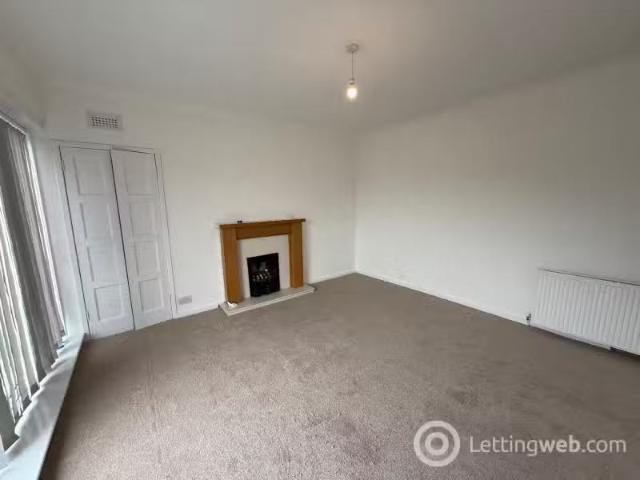 Charming Property to rent in 82 Edinbeg Avenue, G42