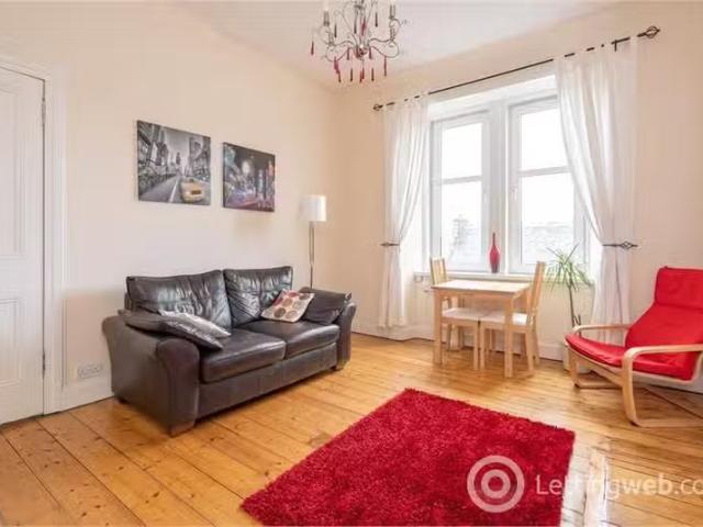 Cozy Property to rent in 11/4 Ormiston Terrace, Corstorphine.