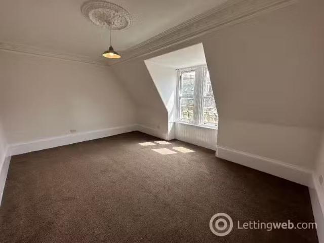 Cozy Property to rent in Whitehall Street, City Centre, Dundee.