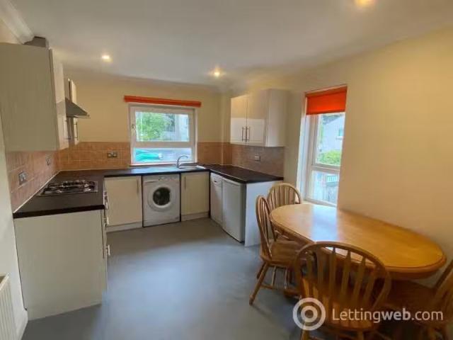 Nice Property to rent in Abbeyhill, Holyrood, Edinburgh, EH8 8DY