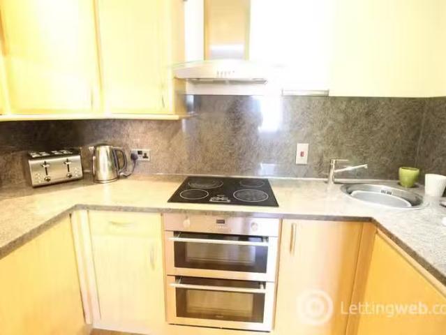 Deal! Property to rent in Ashvale Place, First Floor, AB10