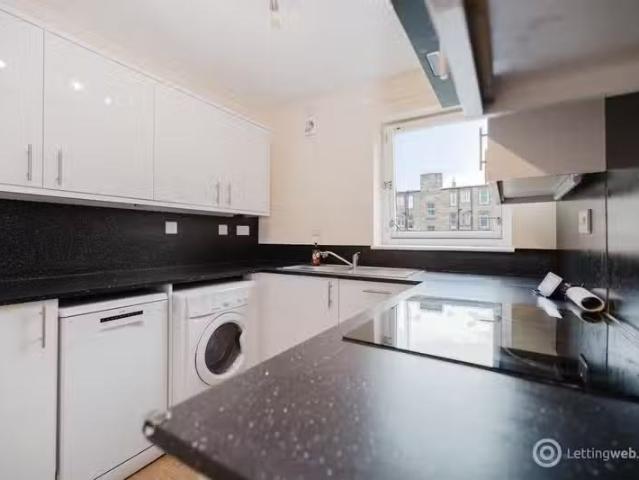 Cozy Property to rent in Craighouse Gardens, Edinburgh, EH10