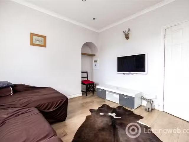 Deal! Property to rent in George Street, Top Floor Right, Aber.