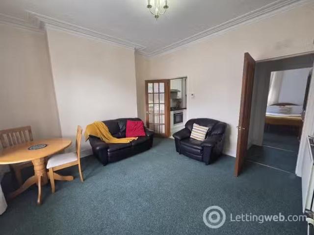 Charming Property to rent in Great Western Road, City Centre.