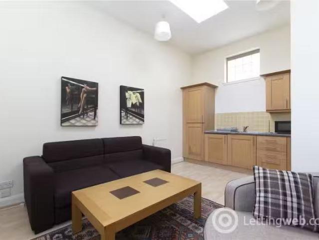 Unique Property to rent in Iona Street Lane, Edinburgh, EH6