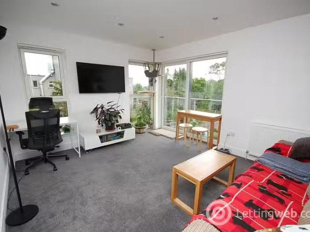 Unique Property to rent in May Baird Gardens, City Centre, Abe.