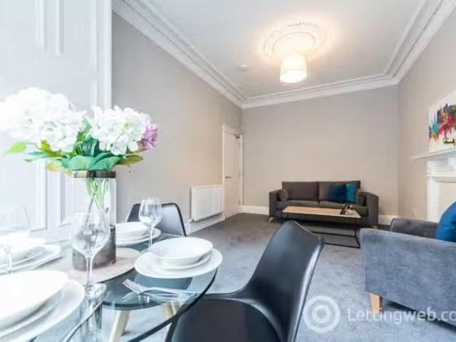Rental! Property to rent in Millar Crescent, Edinburgh, EH10