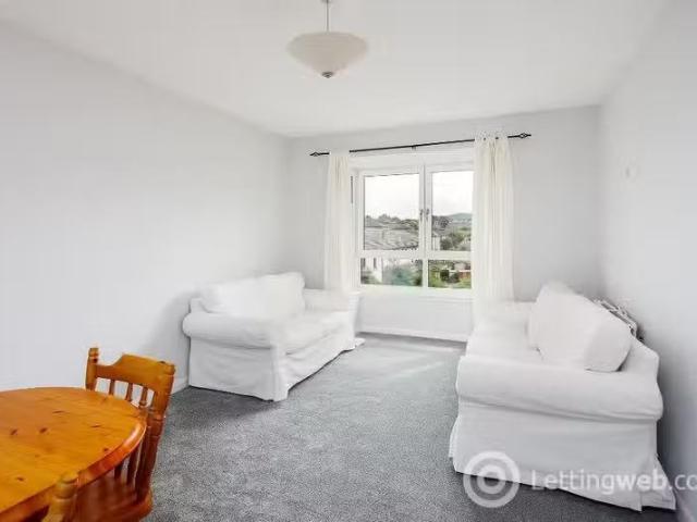 Just in! Property to rent in North Meggetland, Craiglockhart.