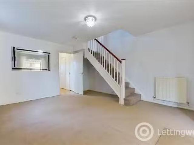 Just in! Property to rent in Springhill Farm Road, Baillieston.