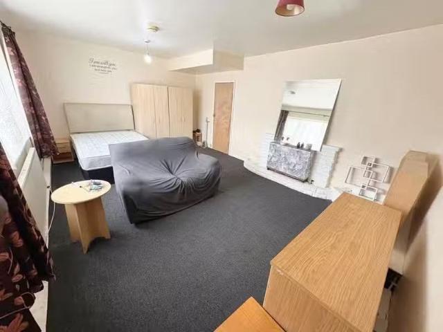 Charming Property to rent, Shenley Road, Borehamwood, WD6 £70.