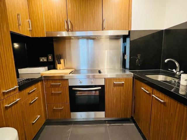 New Providence Wharf, 1 Fairmont. 1 bed flat to rent £2,210 pcm £510 pw