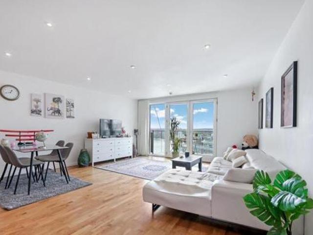 New Providence Wharf, Fairmont Avenue, 2 Bedroom Flat