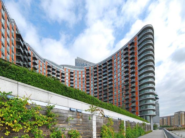 New Providence Wharf, Fairmont Avenue E14, 1 bed flat to rent, £2,150 pcm | PrimeLocation