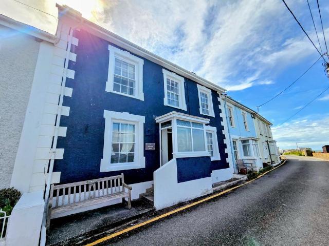 New Quay SA45 3 bed terraced house to rent £1,195 pcm £276 pw