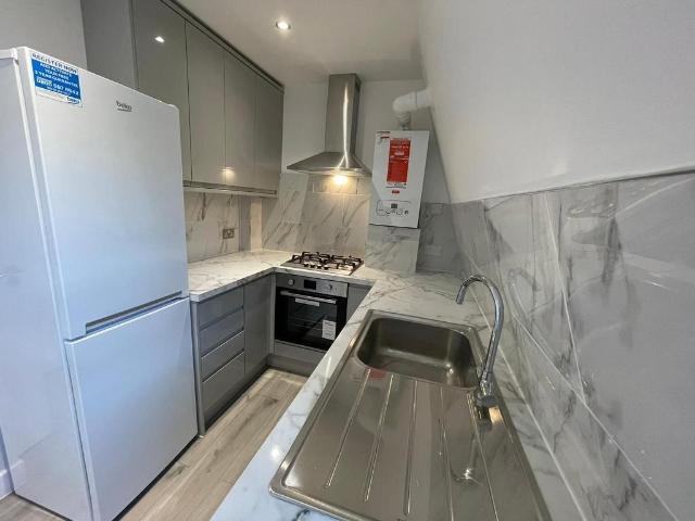New Road, Whitechapel, London E1, 2 bed flat to rent, £1,846 pcm | PrimeLocation