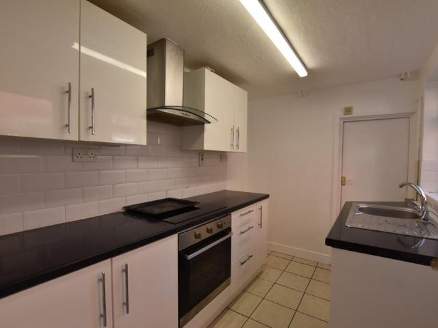 New Road, Woodston, Peterborough, PE2 3 bed terraced house to rent £1,075 pcm £248 pw