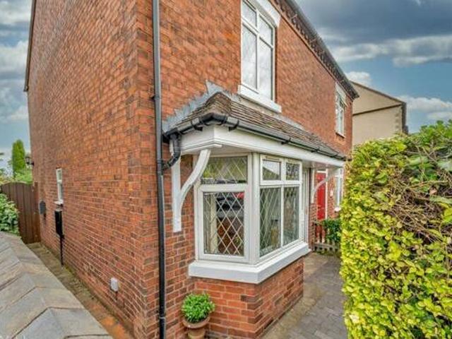 New Road, Armitage, 2 Bedroom Semi detached