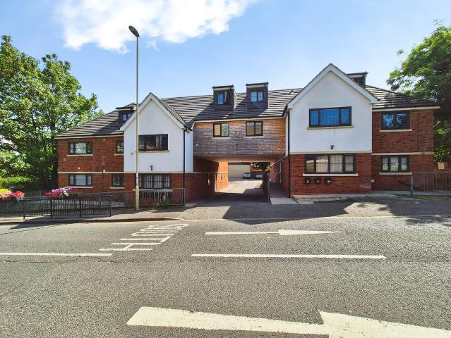 New Road, Basingstoke RG21, 3 bed flat to rent, £1,600 pcm | PrimeLocation