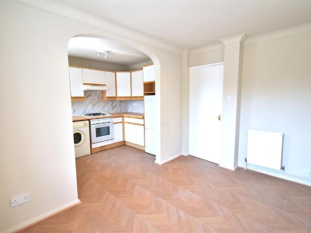 New Road, Bourne End SL8, 1 bed property to rent, £1,175 pcm | PrimeLocation