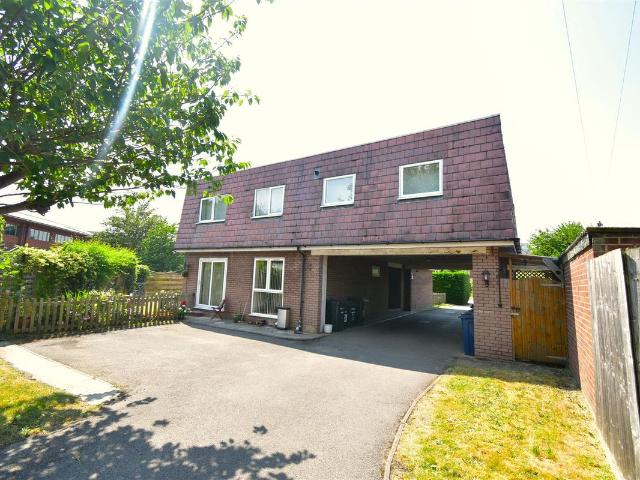 New Road, Bourne End SL8, 2 bed property to rent, £1,450 pcm | PrimeLocation