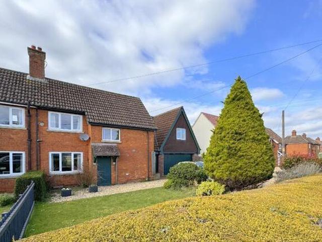 New Road, Bromham, 5 Bedroom Semi detached