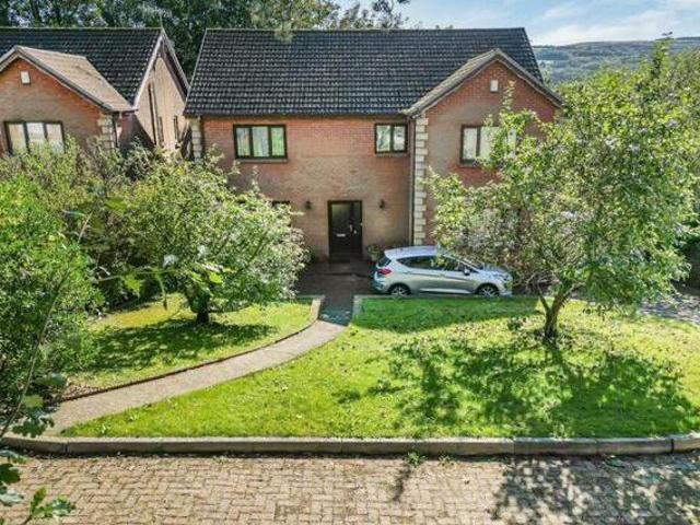 New Road, Cilfrew, 6 Bedroom Detached