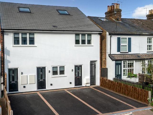 New Road, Croxley Green 1 bed apartment to rent £1,650 pcm £381 pw
