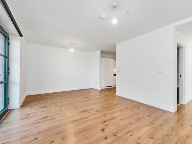 New Road, Dagenham, London, RM9