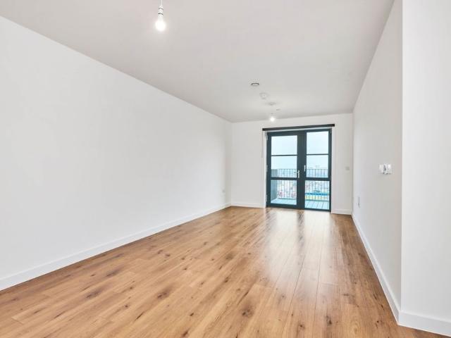 New Road, Dagenham, London, RM9