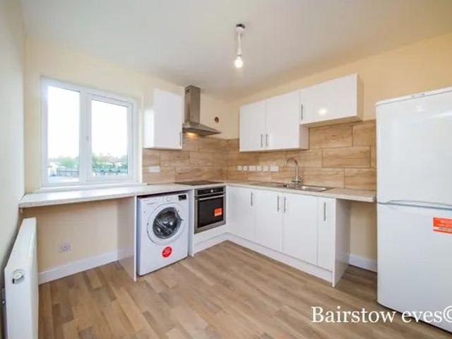 New Road Dagenham RM10, Property for rent