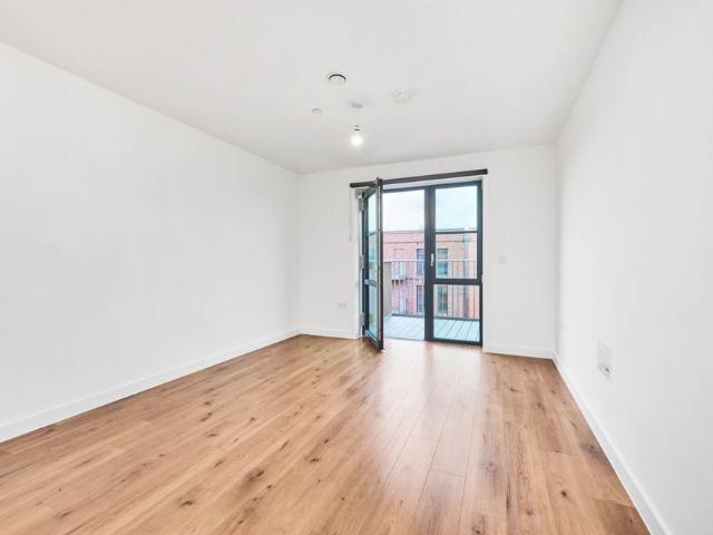 New Road, Dagenham, RM9