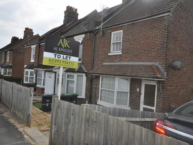 New Road, Havant PO9, 2 bed end terrace house to rent, £1,325 pcm | PrimeLocation
