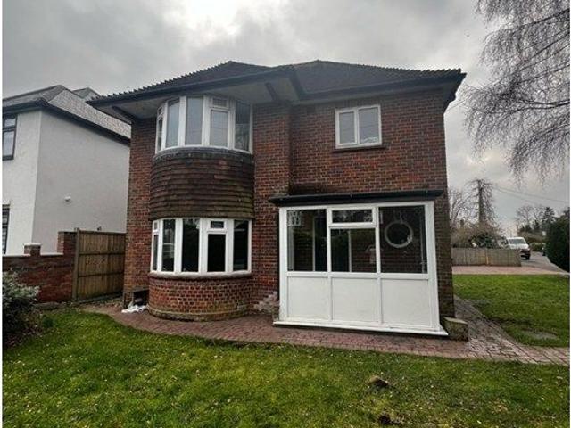 New Road, High Wycombe HP12, 3 bed detached house to rent, £2,250 pcm | PrimeLocation